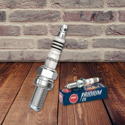 NGK Iridium Spark Plug For Royal Enfield Himalayan 410 (CR7EIX ...